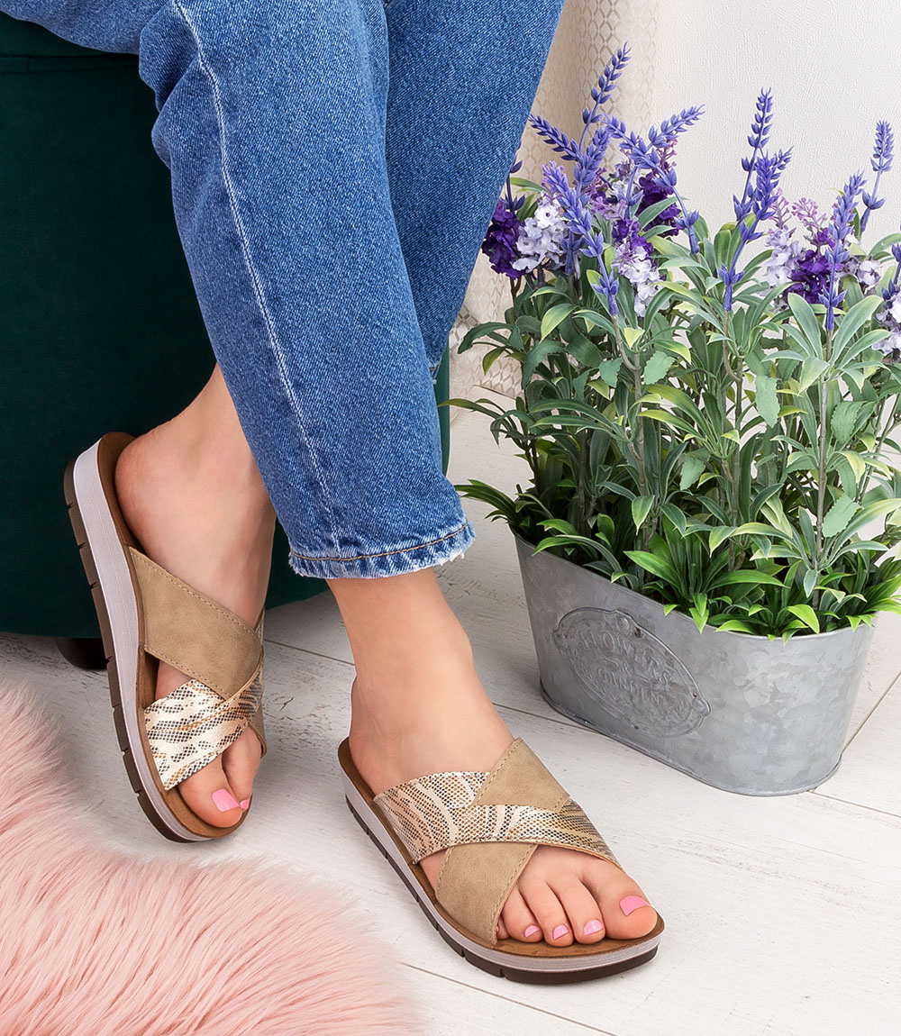 Klapki damskie Inblu CP-38 Piaskowe - twojeobuwie.pl